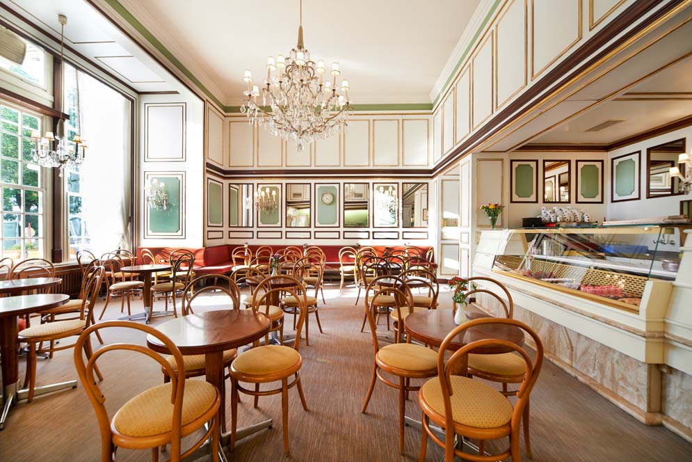 Speise- & Getränkekarte Sluka Rathausplatz - Conditorei Sluka